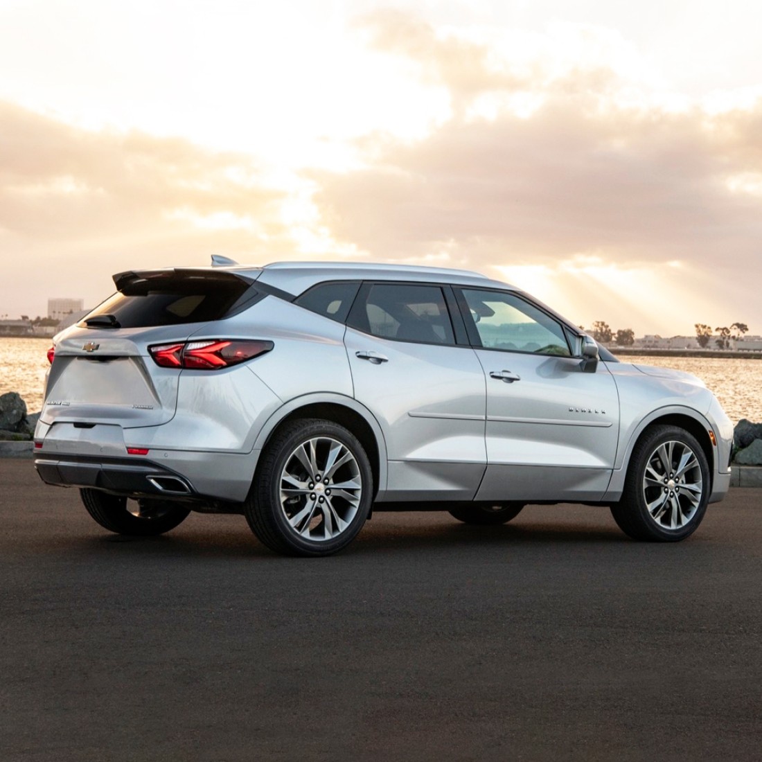 Painted Body Side Molding : Chevrolet Blazer Painted Body ...