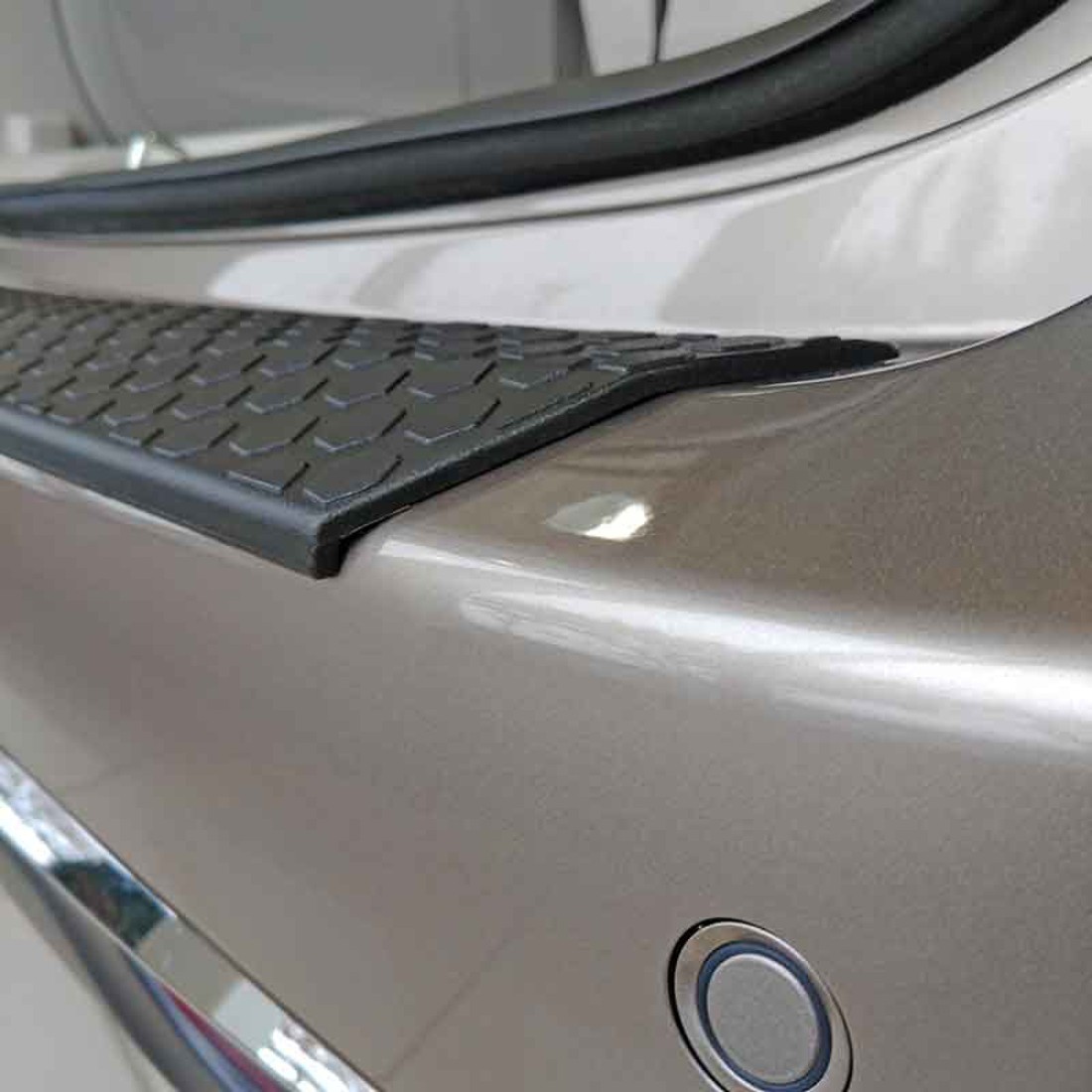 Bumper Protectors : Chrysler Pacifica Rear Bumper Protector ...