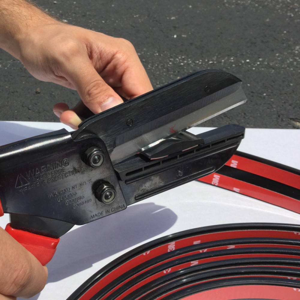 Fender Molding : FenderGard Molding with Lip; 25' Roll